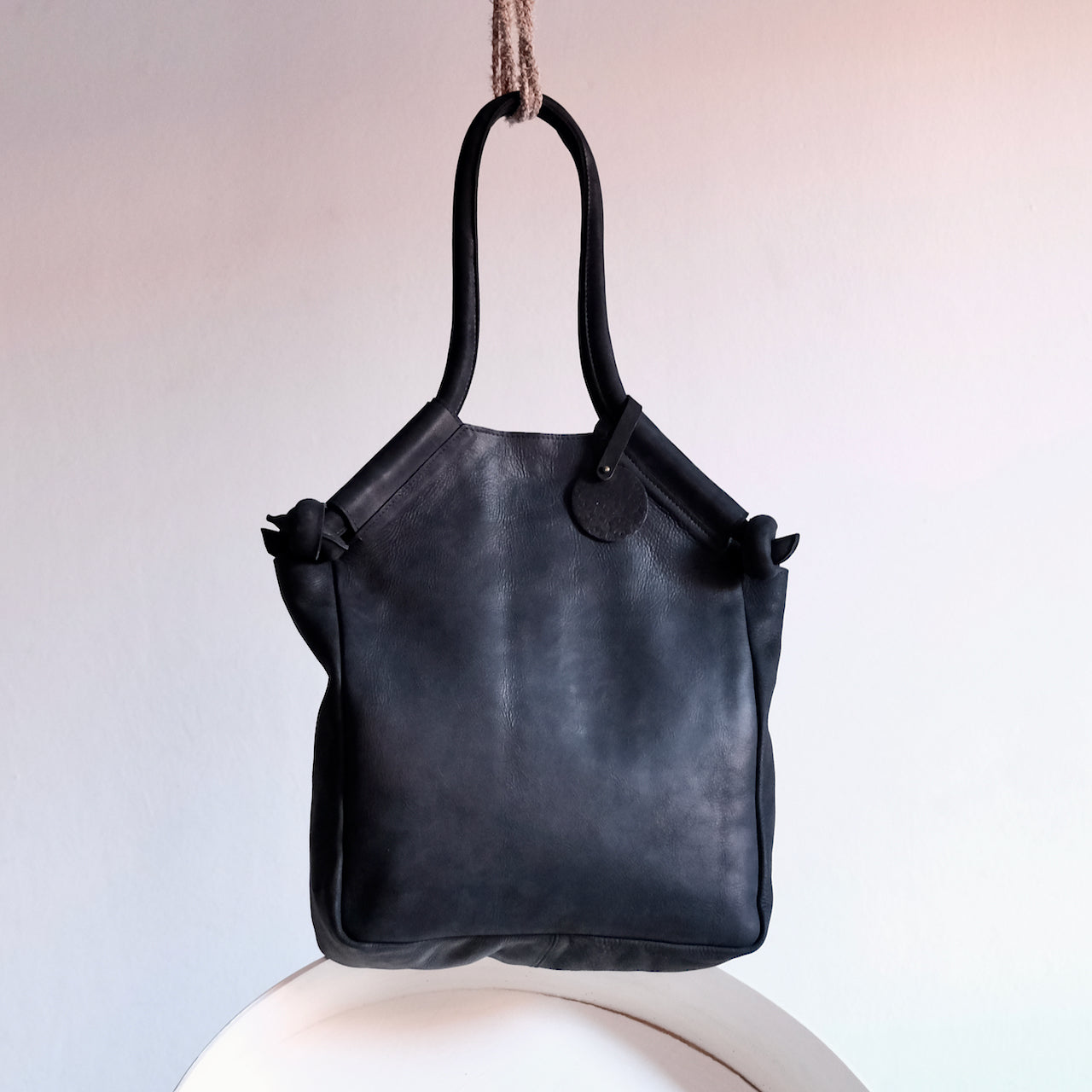 Hayat Carry All - Black Leather – Hamimi