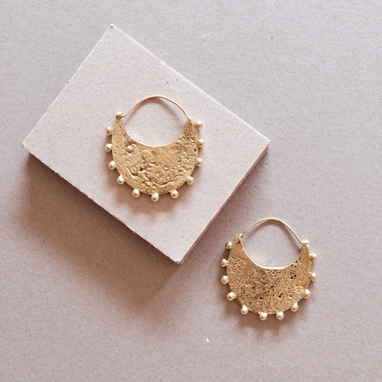 Hebba Molten Crescent Earrings – Hamimi